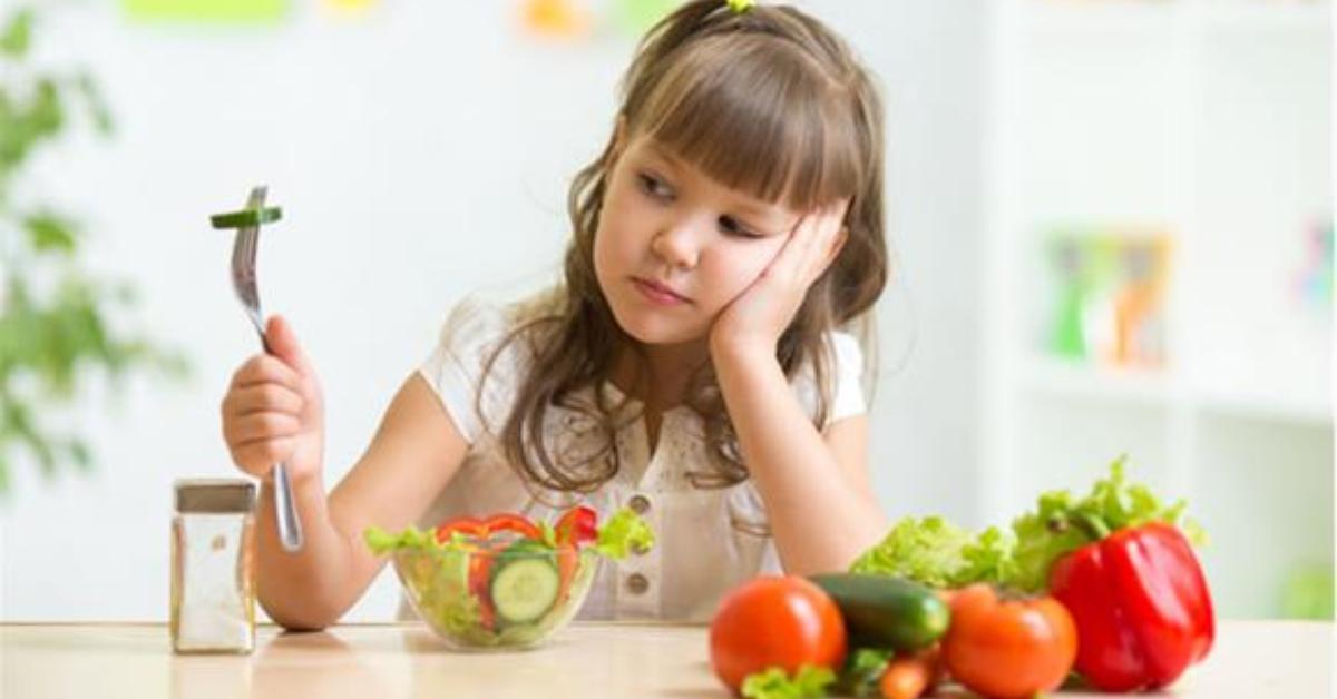 10 consejos para enseñar a comer de todo | Clínica Corachan